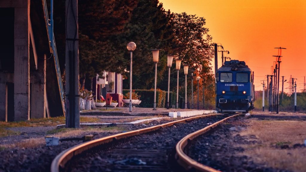 Cu trenul de la Lugoj la Timișoara în 15 minute. Lucrările vor dura opt ...