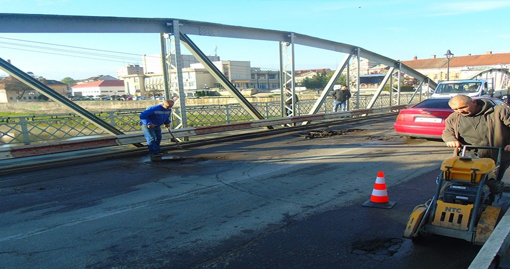Lucrările încep! Podul de Fier a fost predat constructorului, dar pe ...